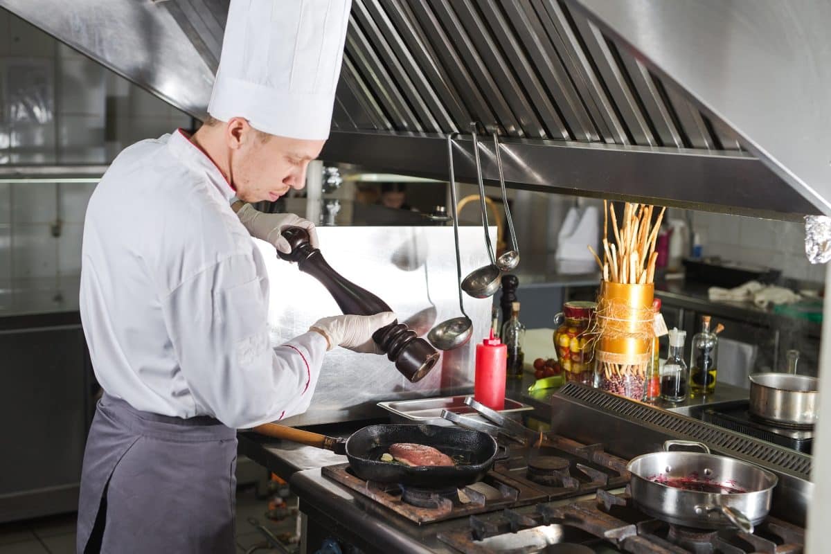 Choix d’un fourneau professionnel : quels sont les critères à prendre ...